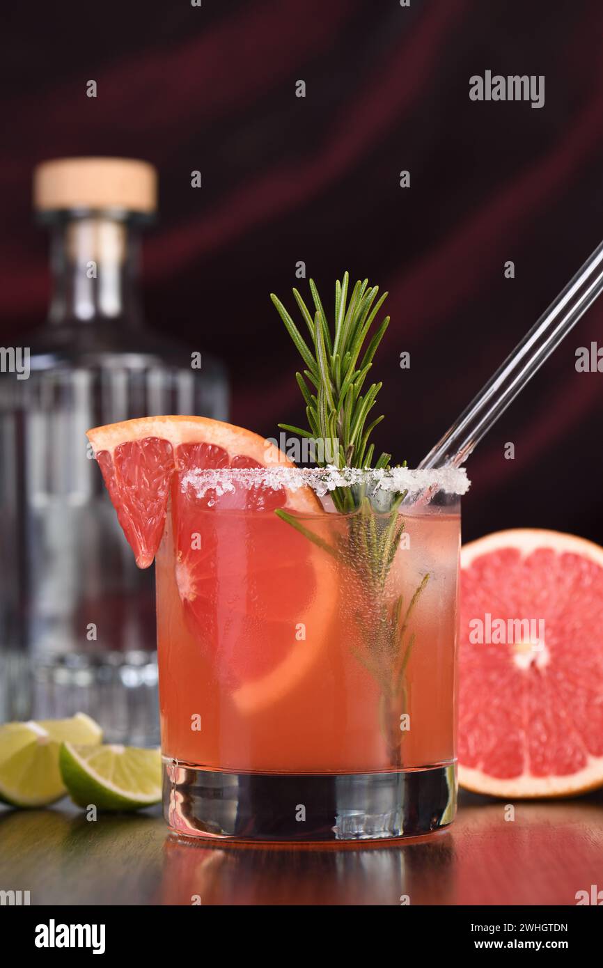Cocktail Pink Paloma Stock Photo - Alamy