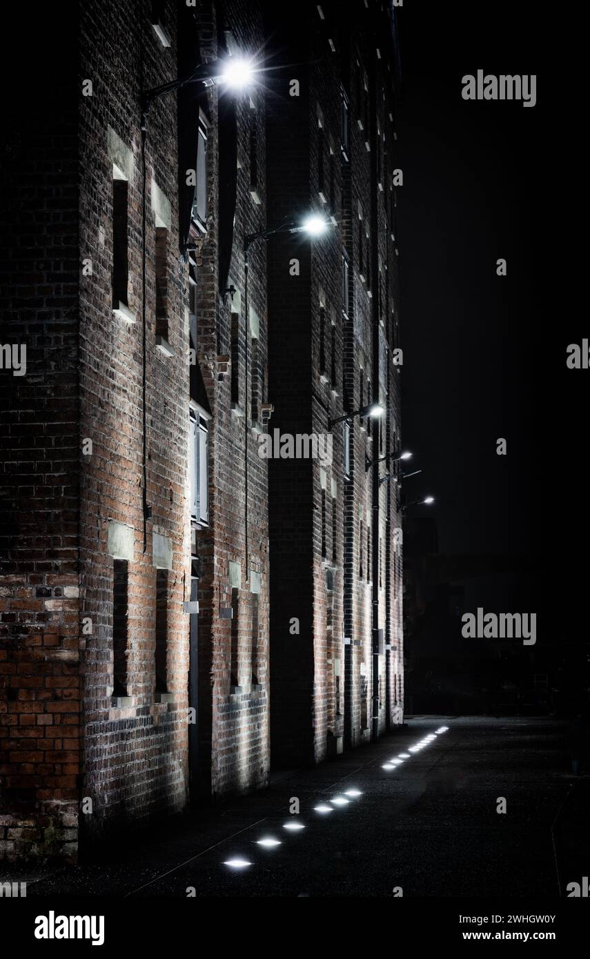 British waterways brick building hi-res stock photography and images ...