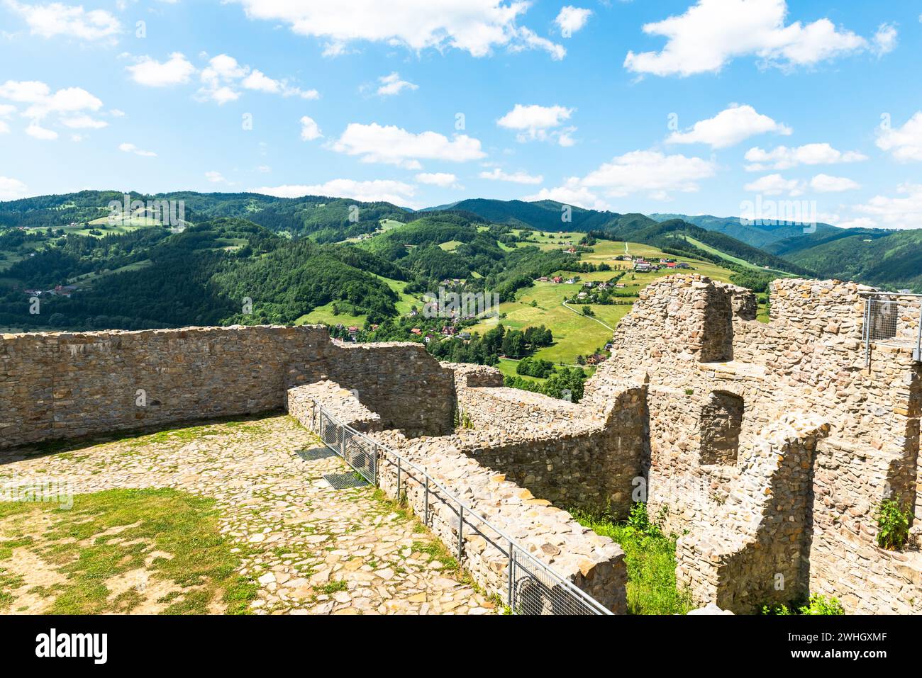 Castle ruins in rytro hi-res stock photography and images - Alamy