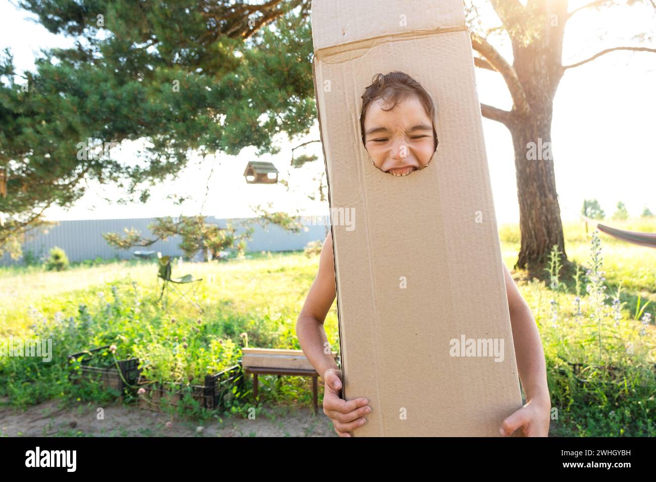 Robot costume carton hi-res stock photography and images - Alamy