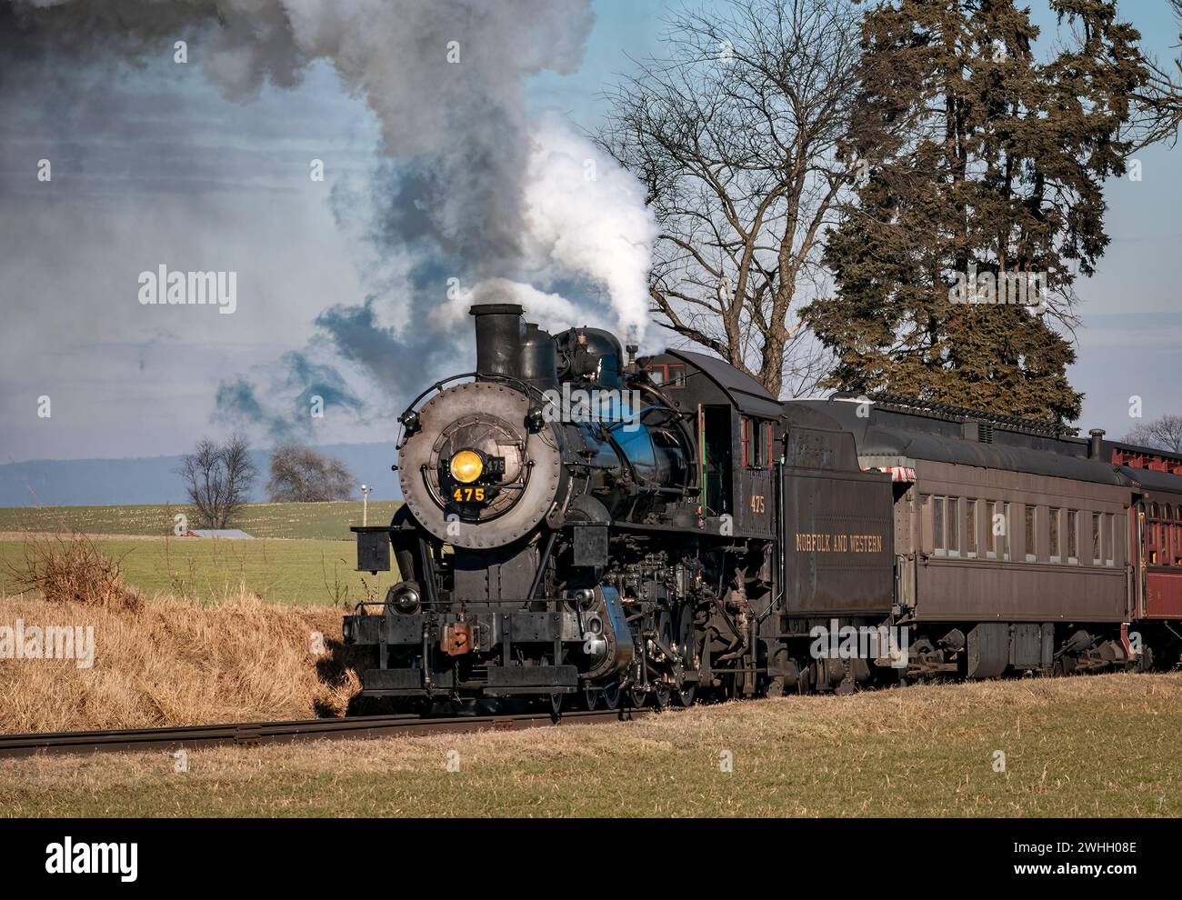 Train engine streamlined usa hi-res stock photography and images - Alamy