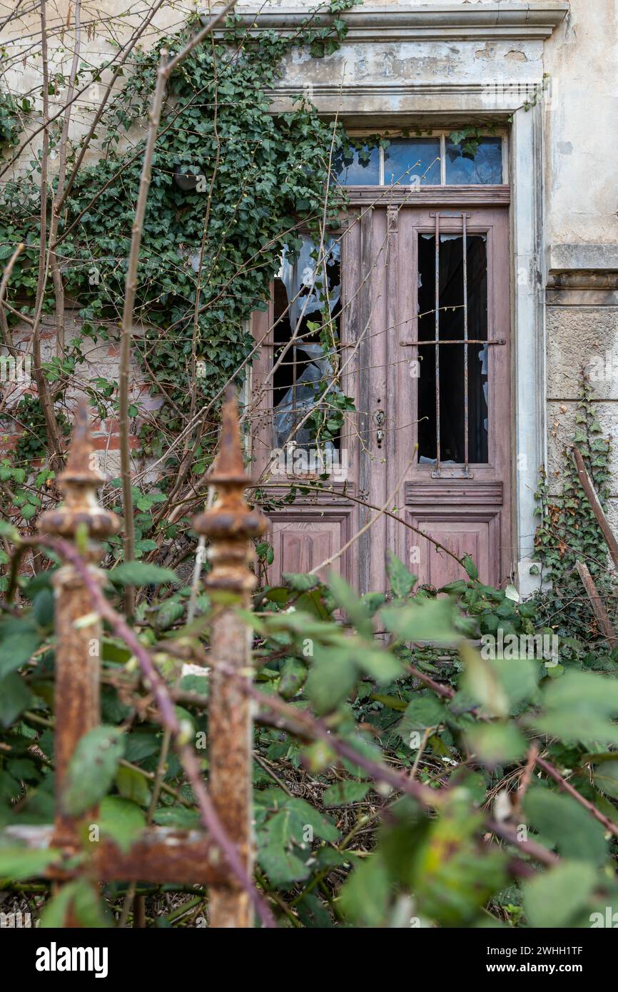 Ka door hi-res stock photography and images - Alamy