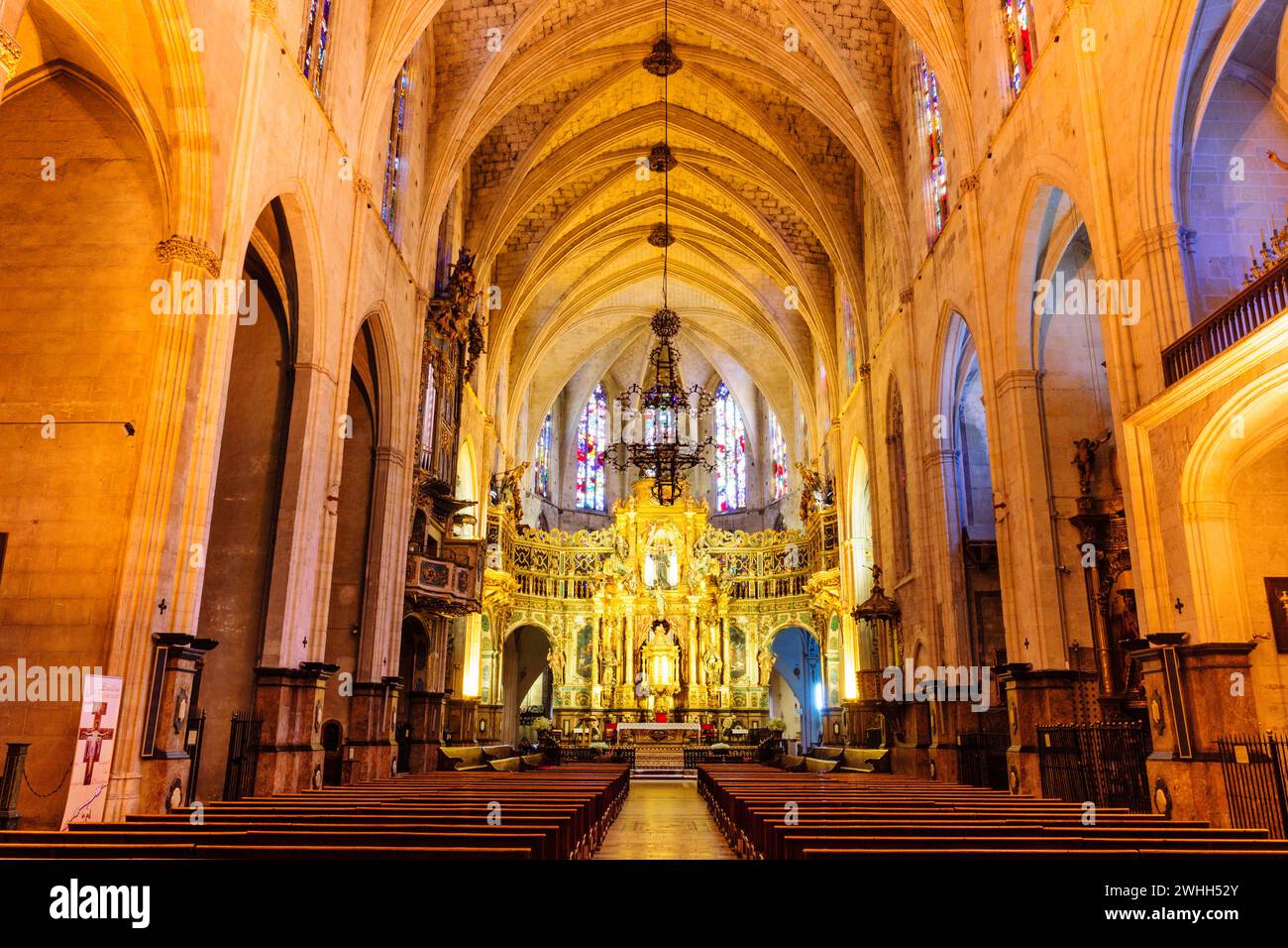 Retablo del altar mayor Stock Photo - Alamy