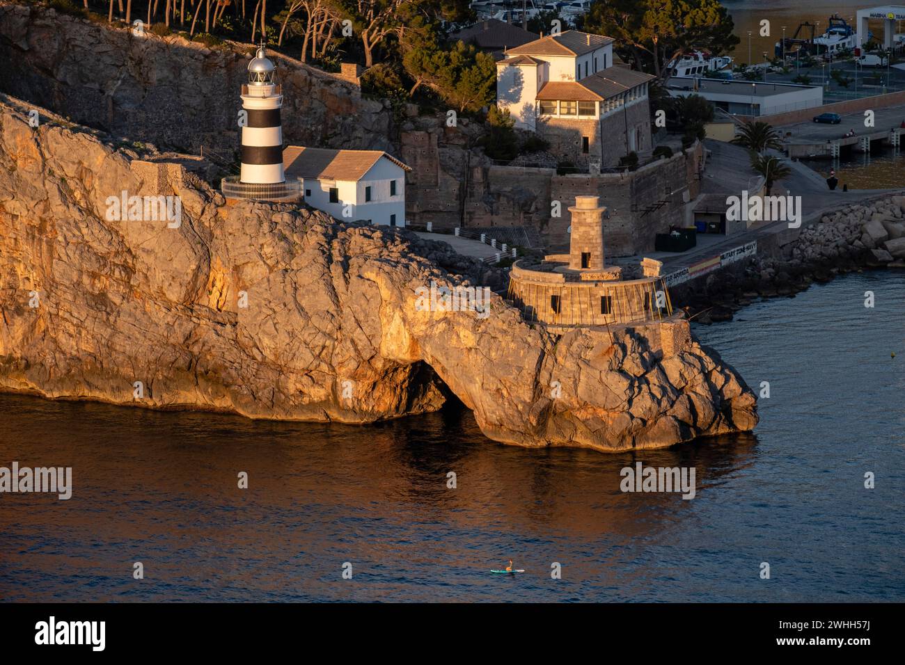 Action de navigation hi-res stock photography and images - Alamy