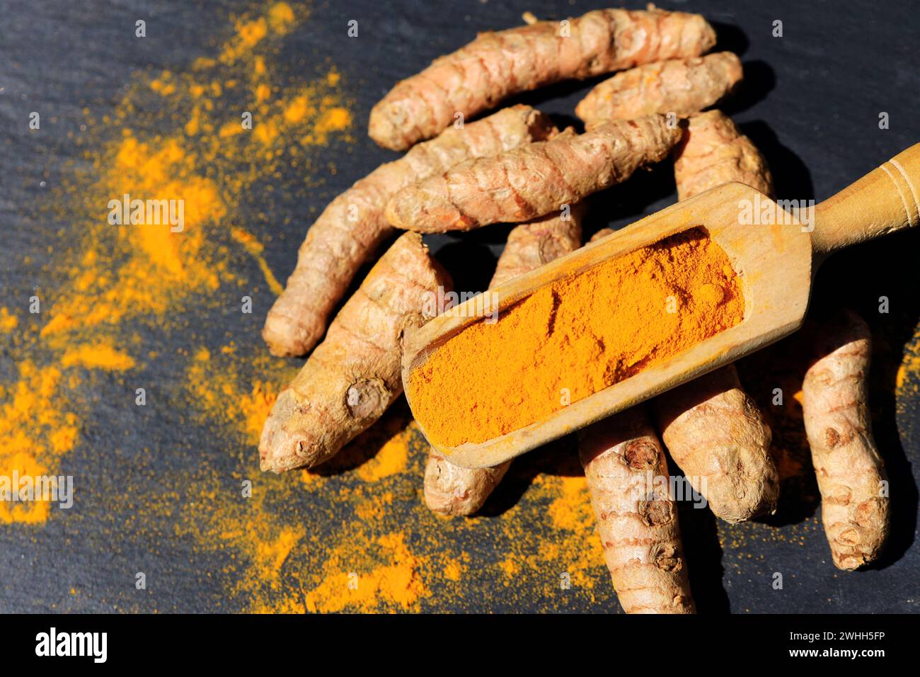 Table with roots hi-res stock photography and images - Alamy