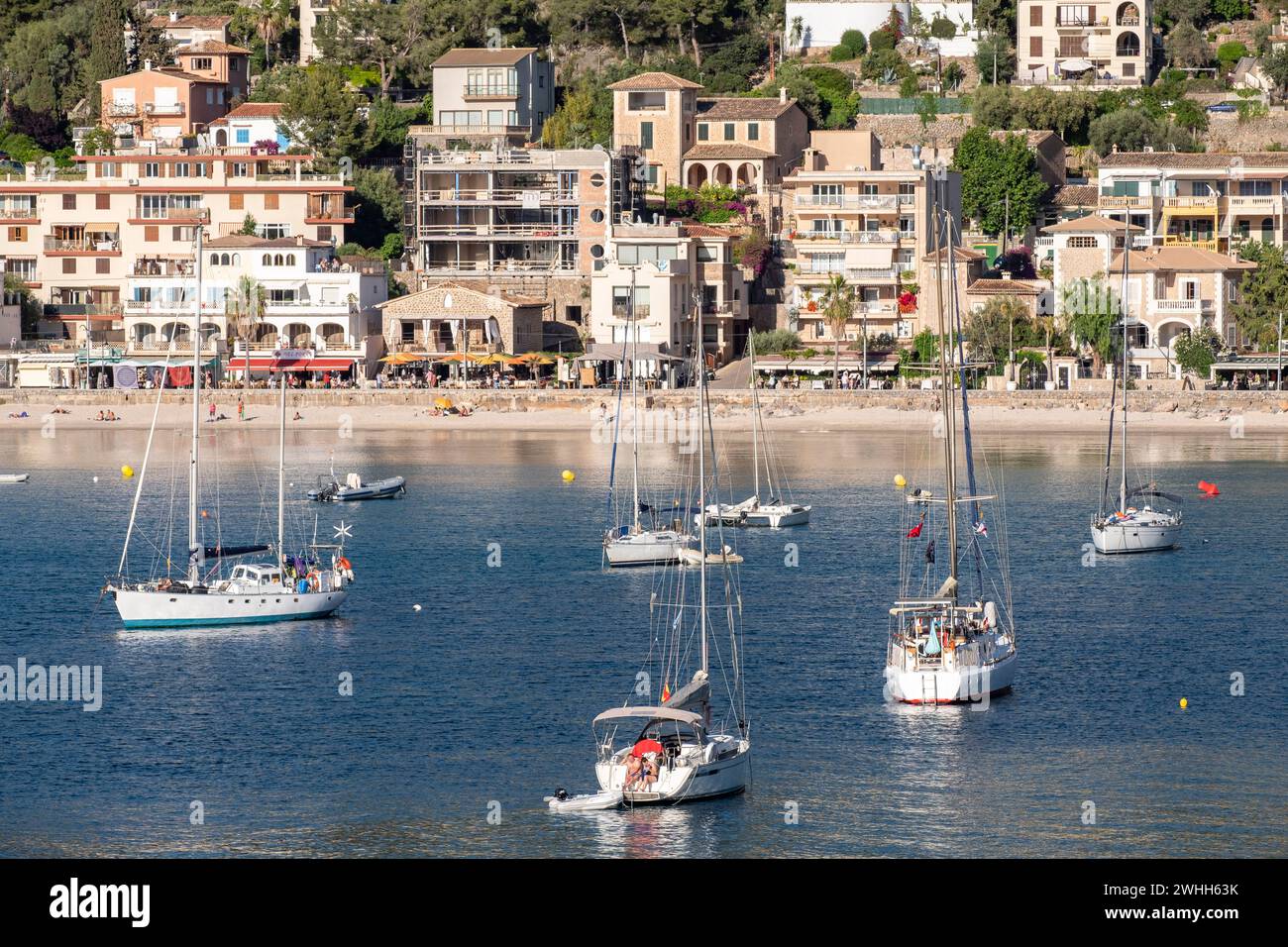 Pleasure boats on moorings hi-res stock photography and images - Alamy