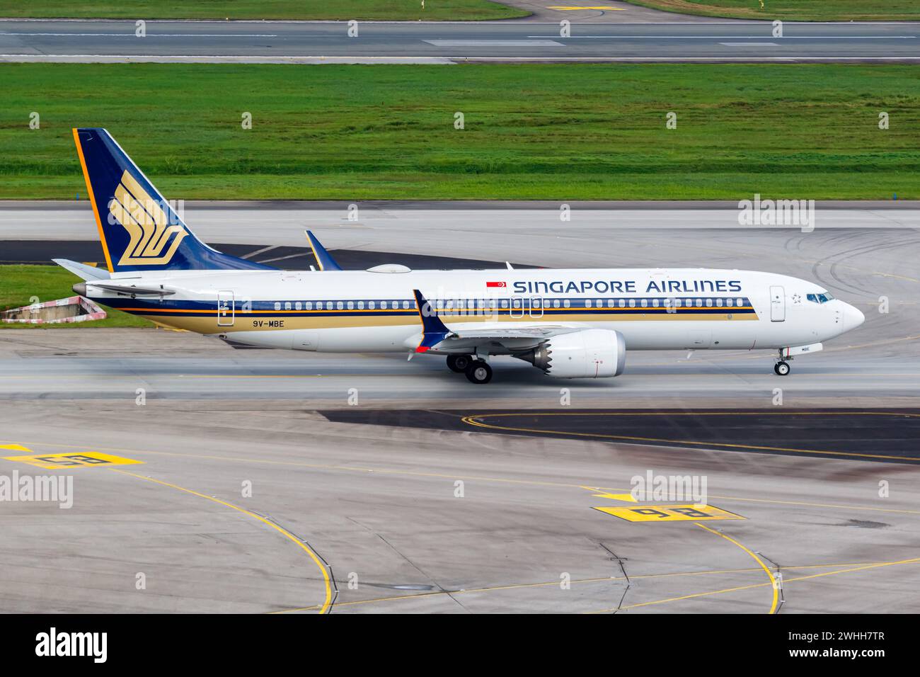 Changi, Singapore - February 3, 2023: A Singapore Airlines Boeing 737 ...