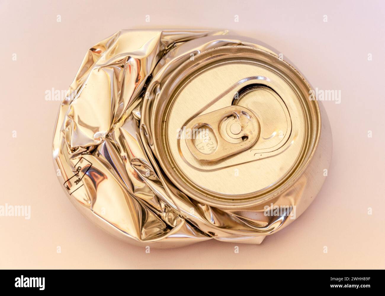 crushed aluminium can Stock Photo - Alamy