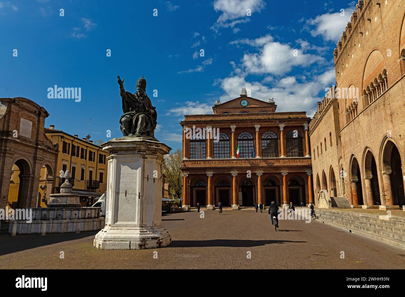 Piazza Cavour in Rimini Stock Photo - Alamy