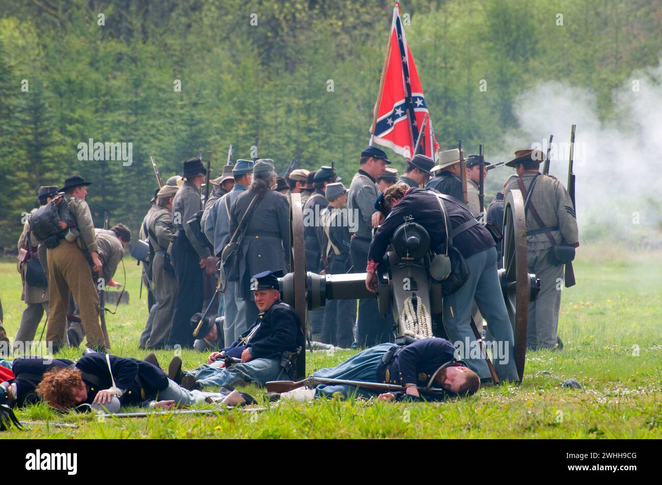 Battle re-enactment with cannon, Civil War Re-enactment, Cheadle Lake ...
