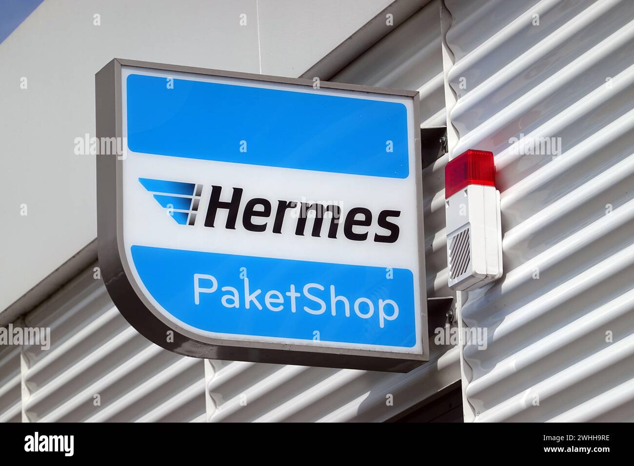 Hermes parcel store - symbolic image Stock Photo - Alamy