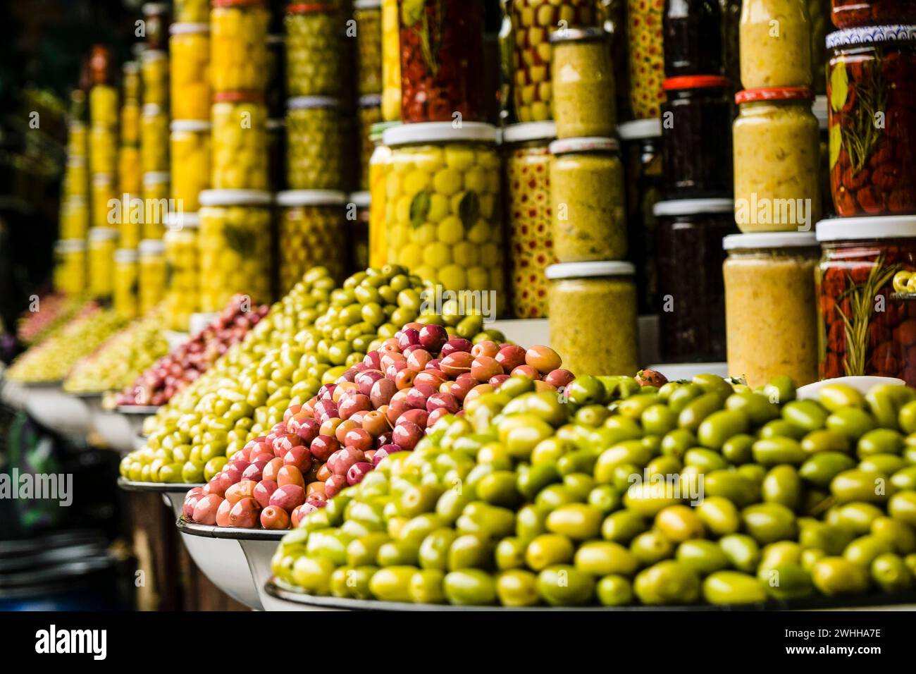 Aceitunas y encurtidos Stock Photo - Alamy