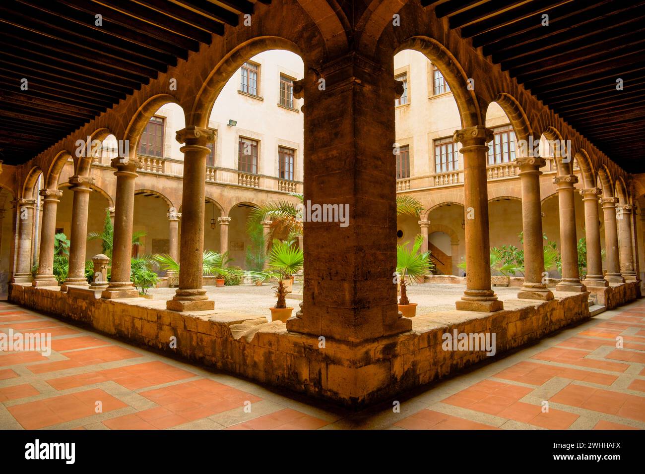 Claustro de jesuitas hi-res stock photography and images - Alamy