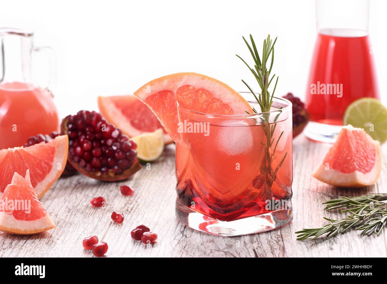 Gin tonic cocktail recipe hi-res stock photography and images - Alamy