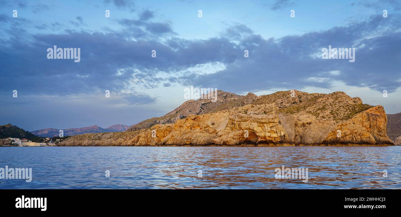 Cala coves hi-res stock photography and images - Alamy