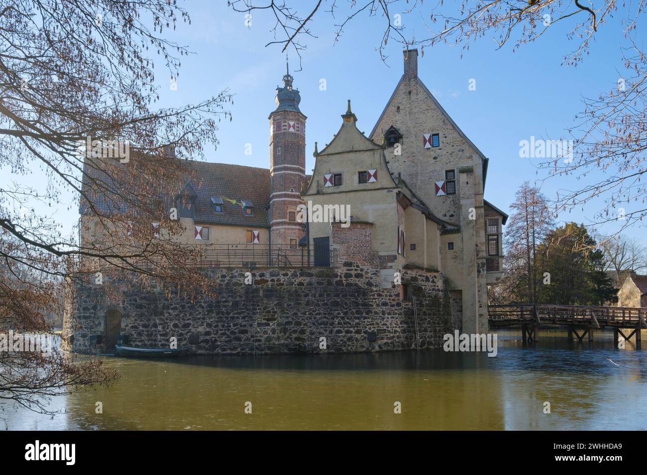 Water castle Vischering castle Stock Photo - Alamy