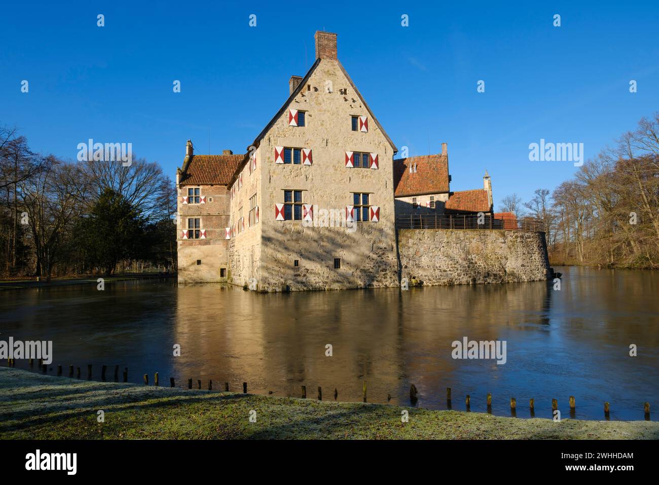 Water castle Vischering castle Stock Photo - Alamy