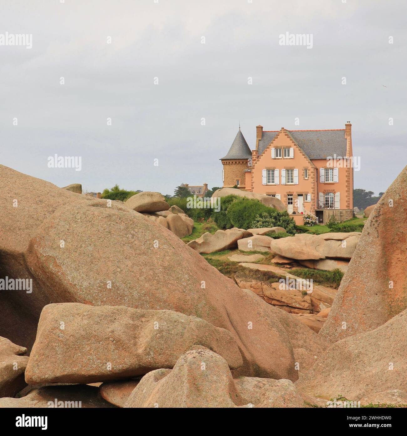 Old boulder hi-res stock photography and images - Alamy