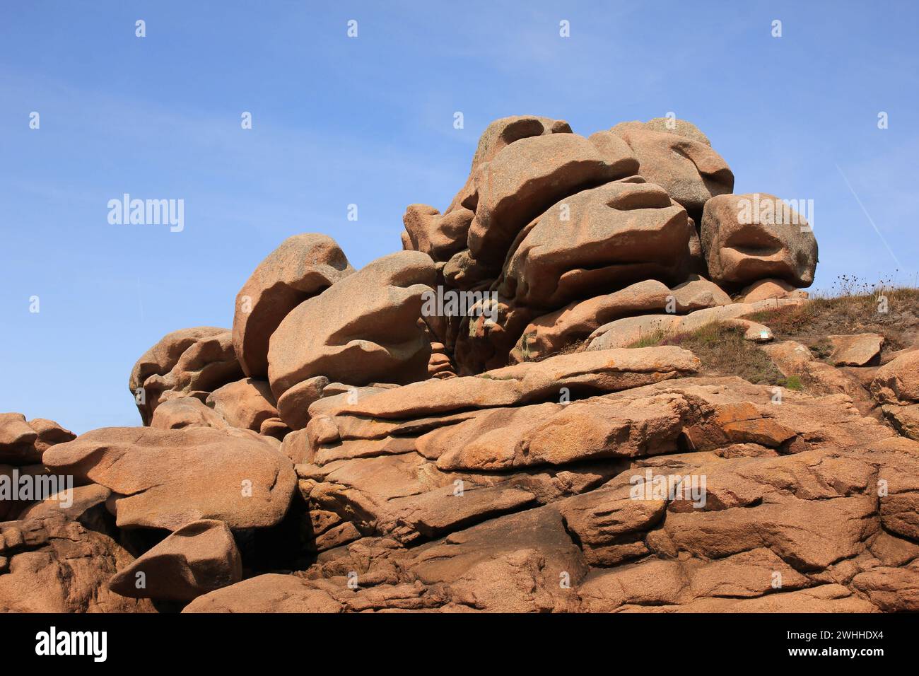 Unique rock formations at the Granit Rose coast, France Stock Photo - Alamy