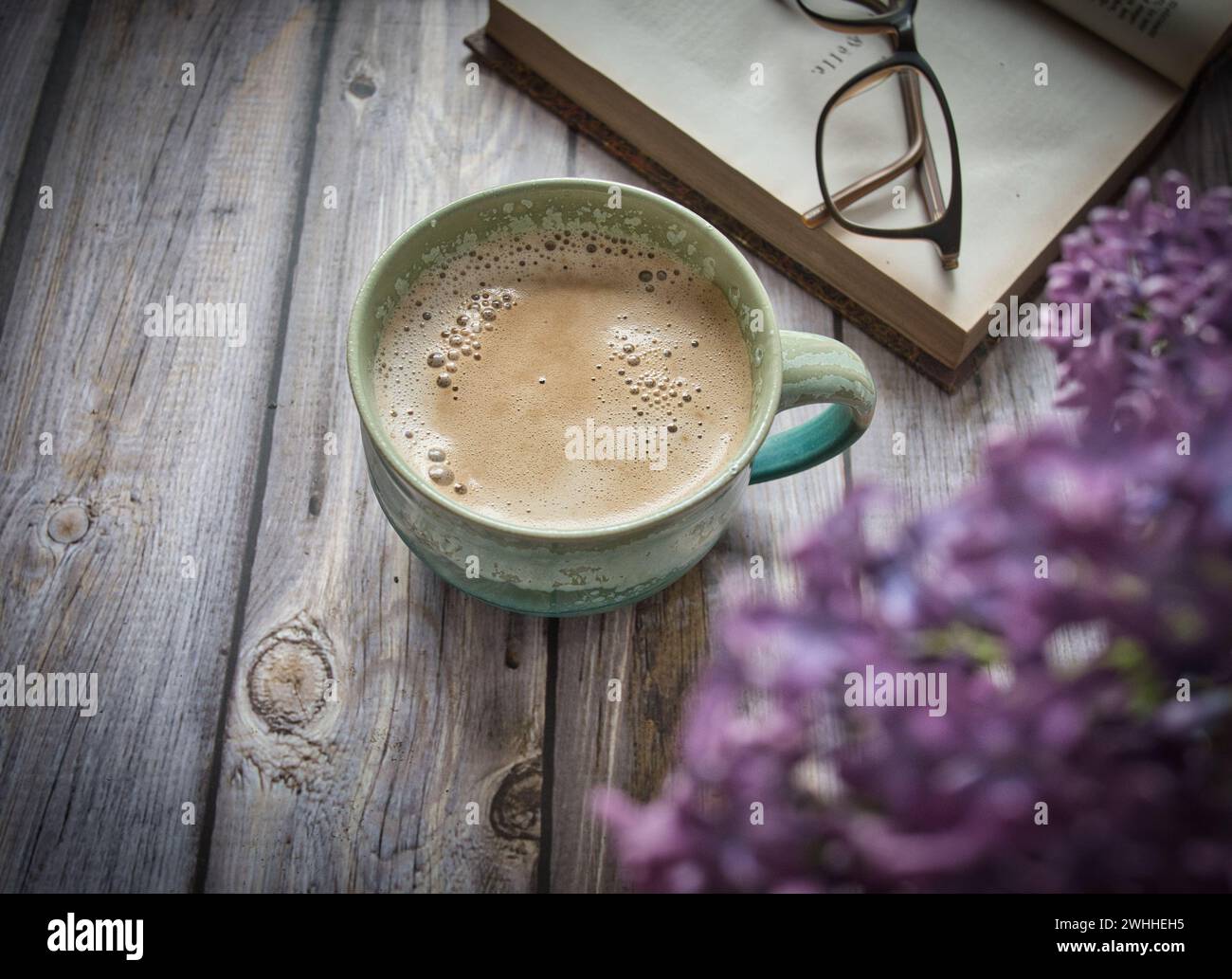 Coffee and reading Stock Photo - Alamy