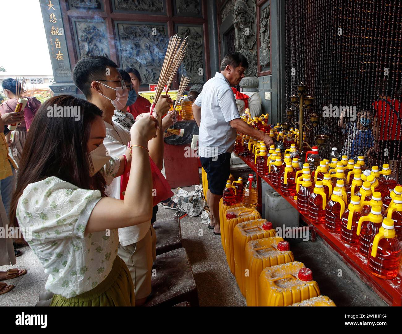 Kuala Lumpur, Malaysia. 10th Feb, 2024. Malaysian ethnic Chinese pray ...