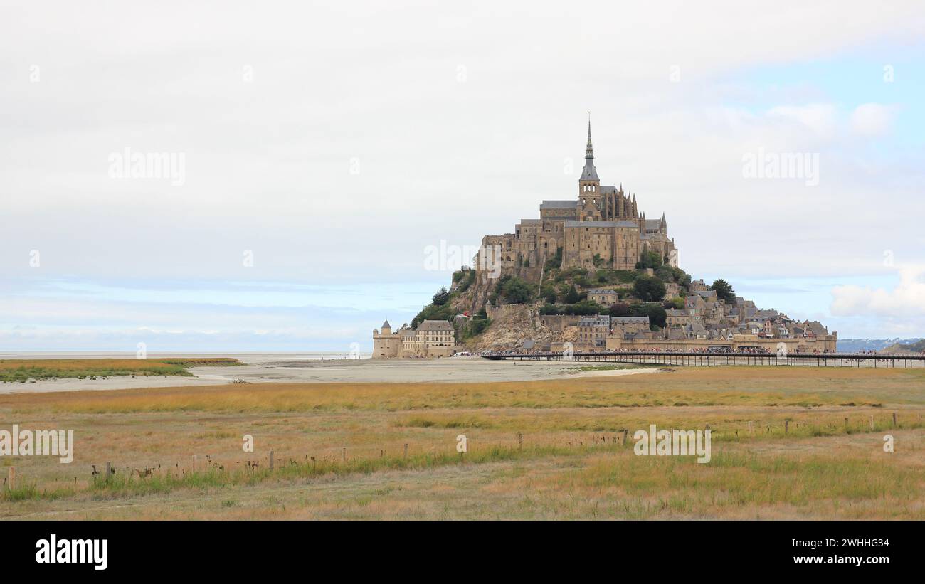 Monastry medieval historical hi-res stock photography and images - Alamy