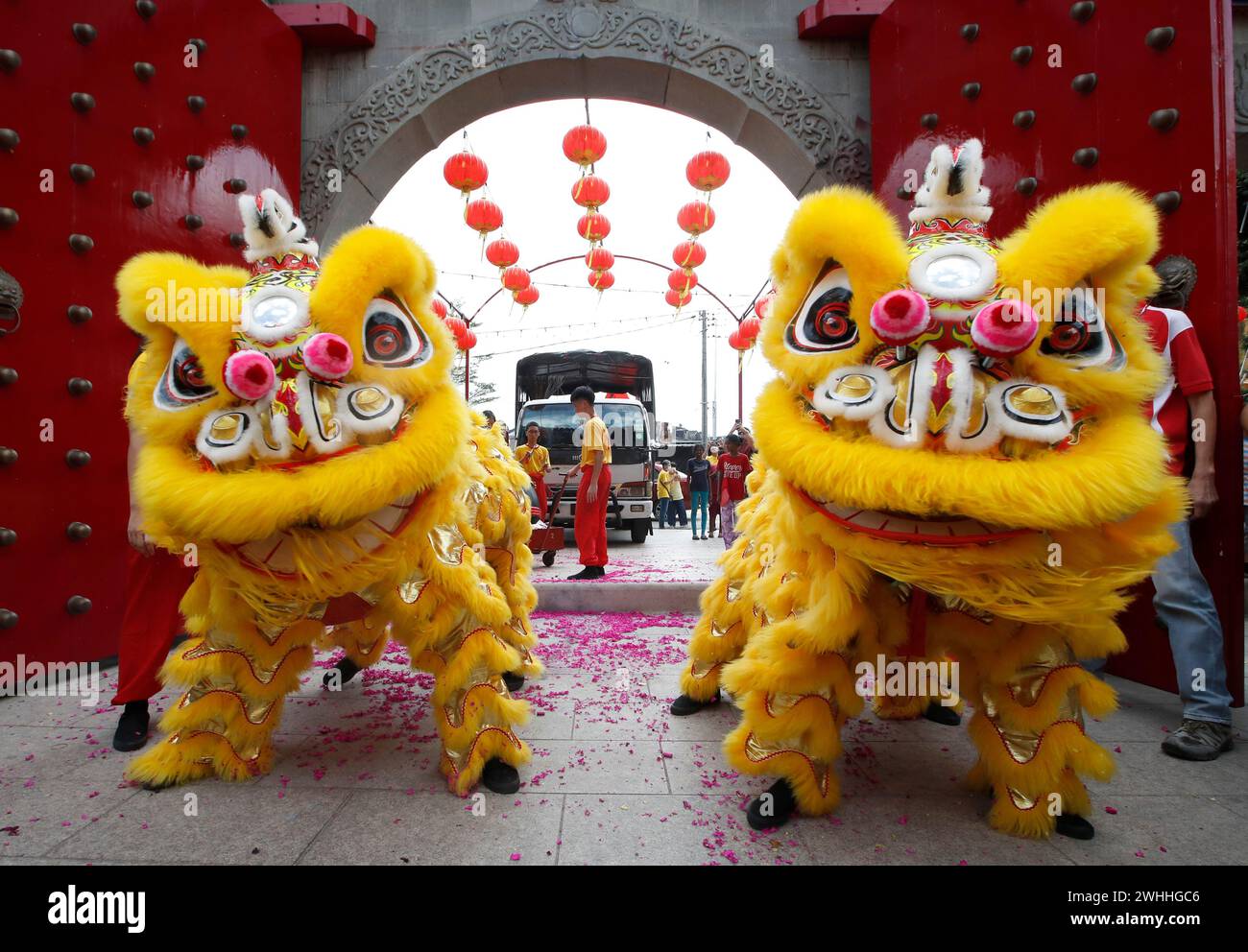 Kuala Lumpur, Malaysia. 10th Feb, 2024. Lion dancers perform on the ...