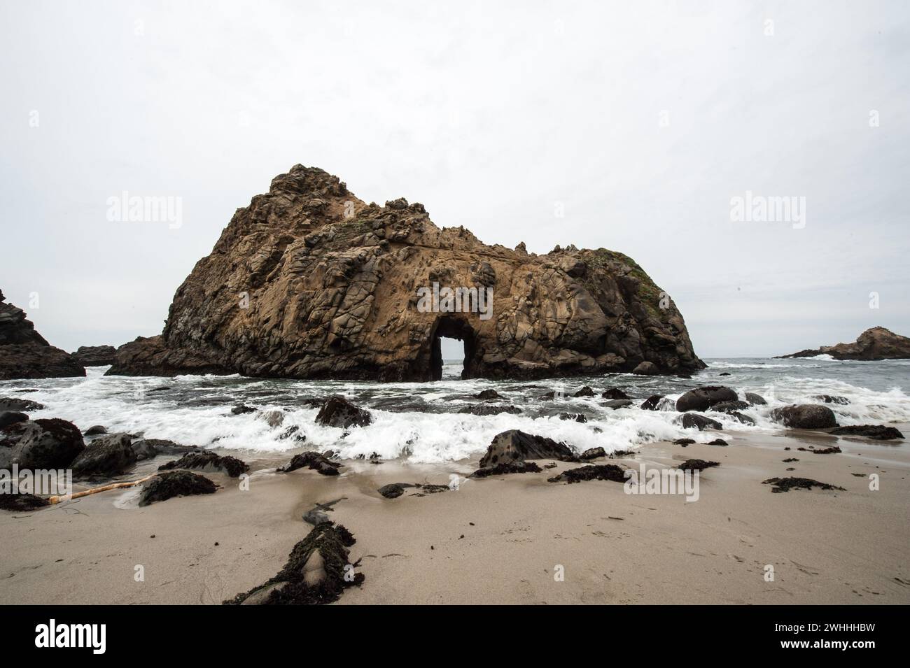 Rock formation wave icon hi-res stock photography and images - Alamy