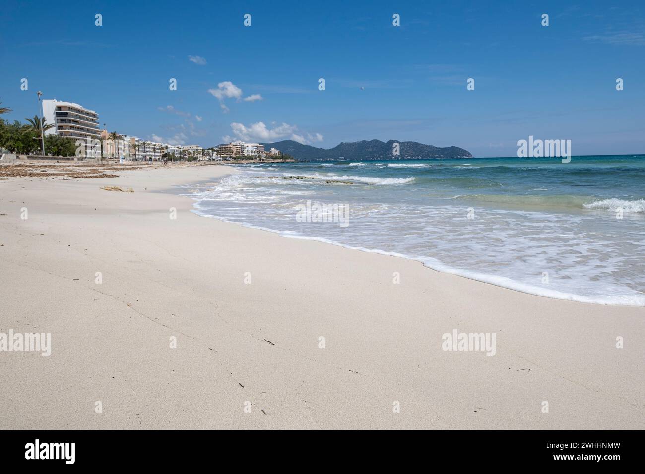 Tourists in cala beach hi-res stock photography and images - Alamy