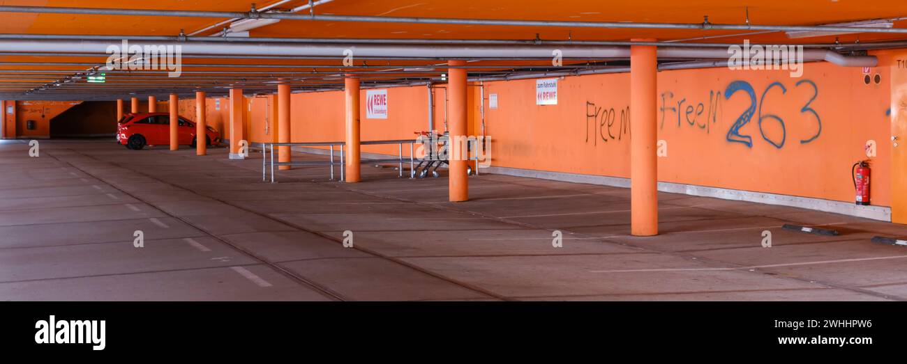 Car parking deck hi-res stock photography and images - Alamy