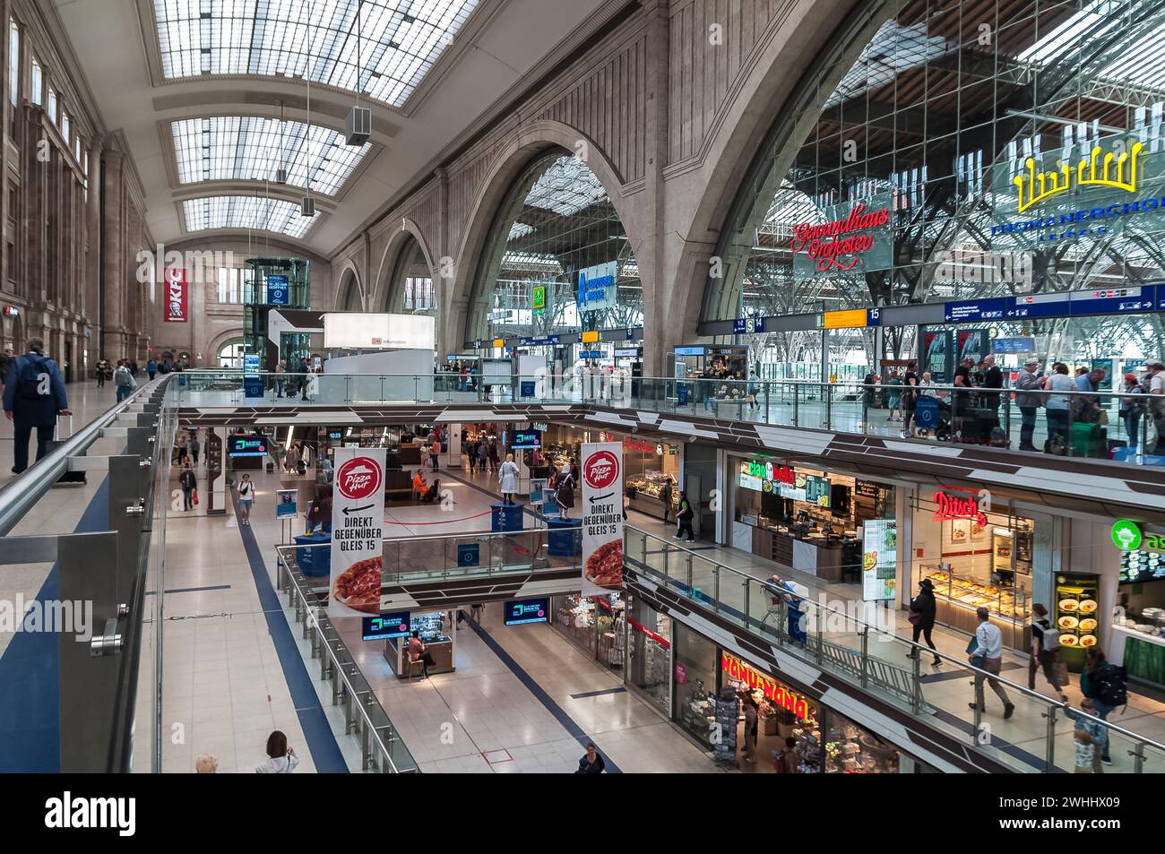 Leipzig main railway station hi-res stock photography and images - Alamy