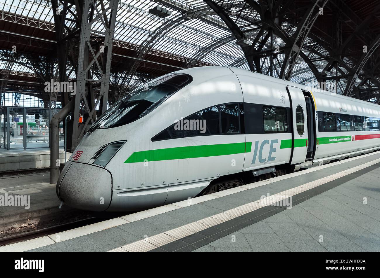 ICE 4 high-speed train at Leipzig main railway station Hauptbahnhof Hbf ...