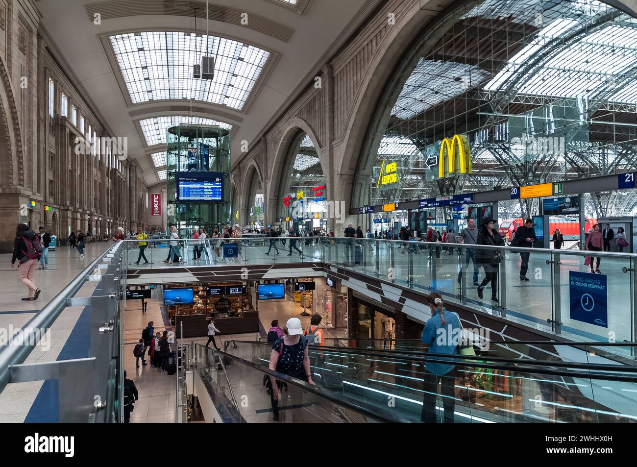 Leipzig main railway station hi-res stock photography and images - Alamy