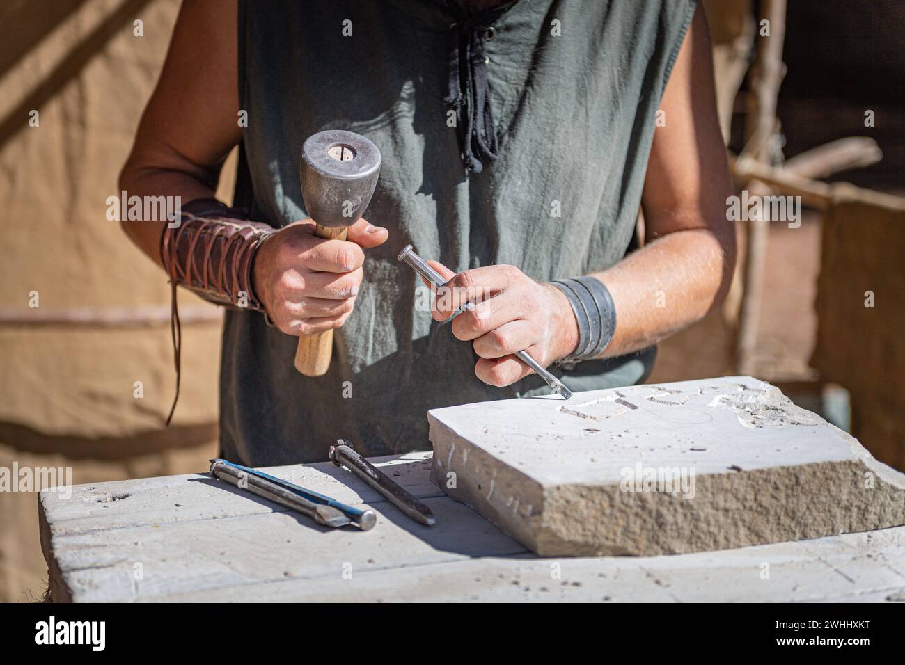 Medieval manual labour hi-res stock photography and images - Alamy