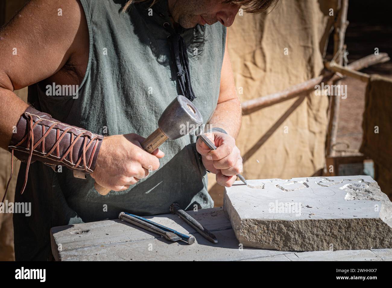 Medieval manual labour hi-res stock photography and images - Alamy