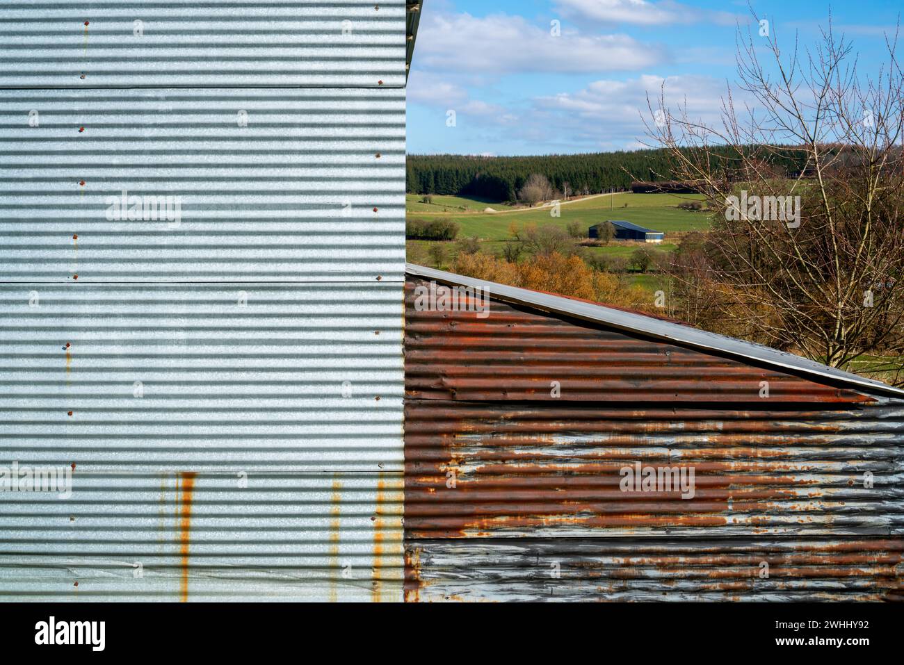 Corrugated iron shelter hi-res stock photography and images - Alamy