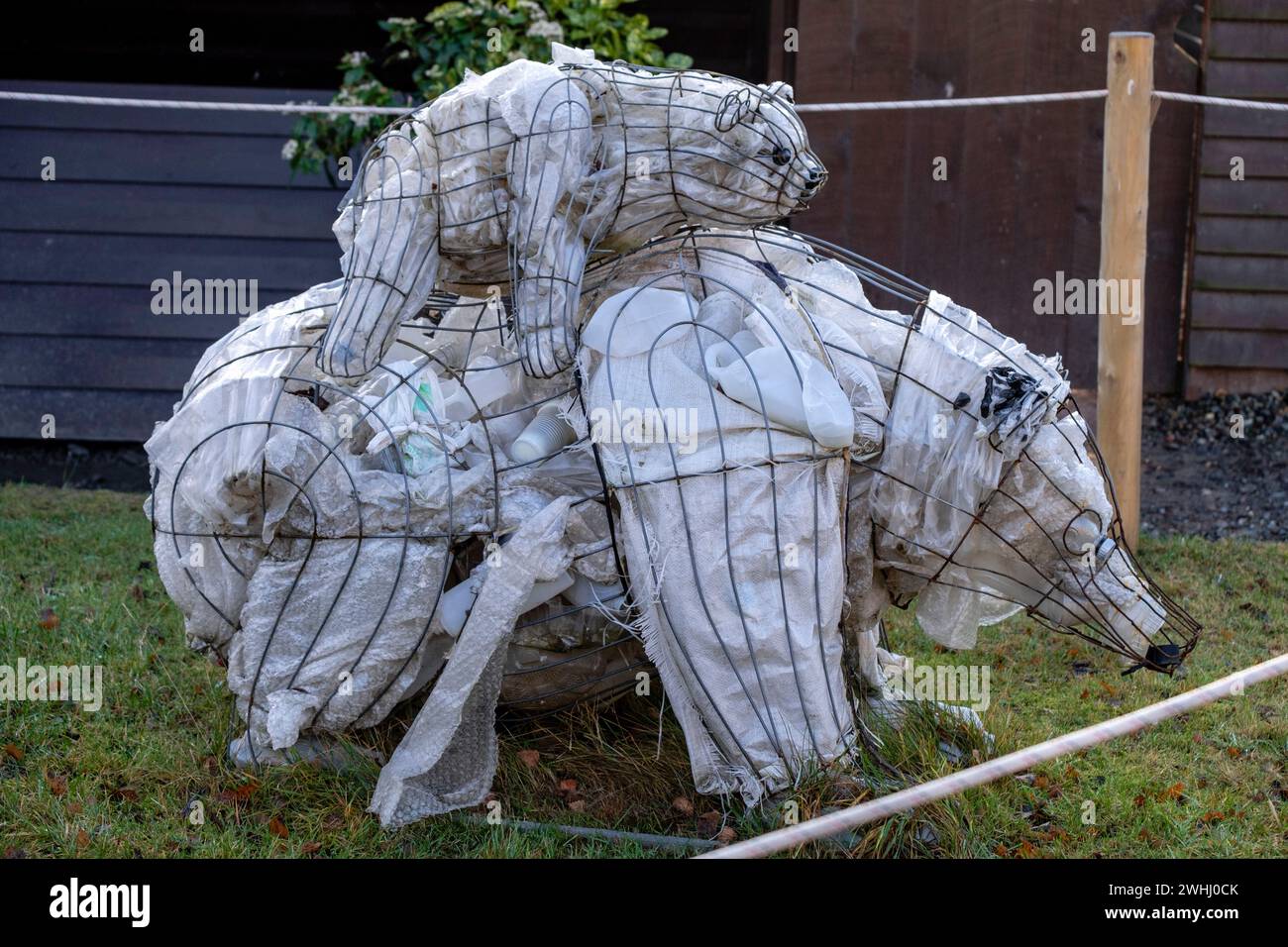 Oso escultura hi-res stock photography and images - Alamy