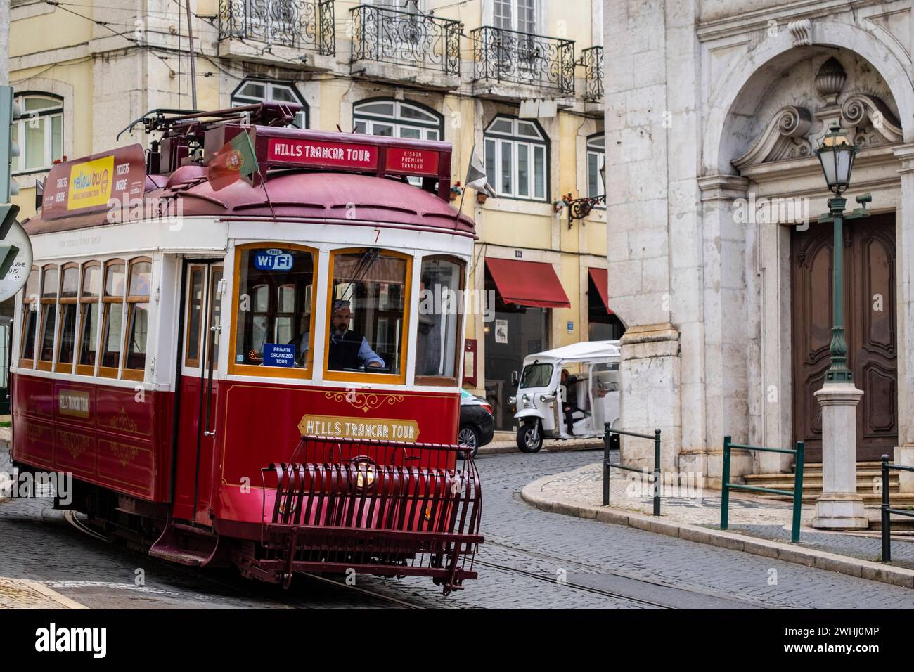 Tranvia lisboa hi-res stock photography and images - Alamy
