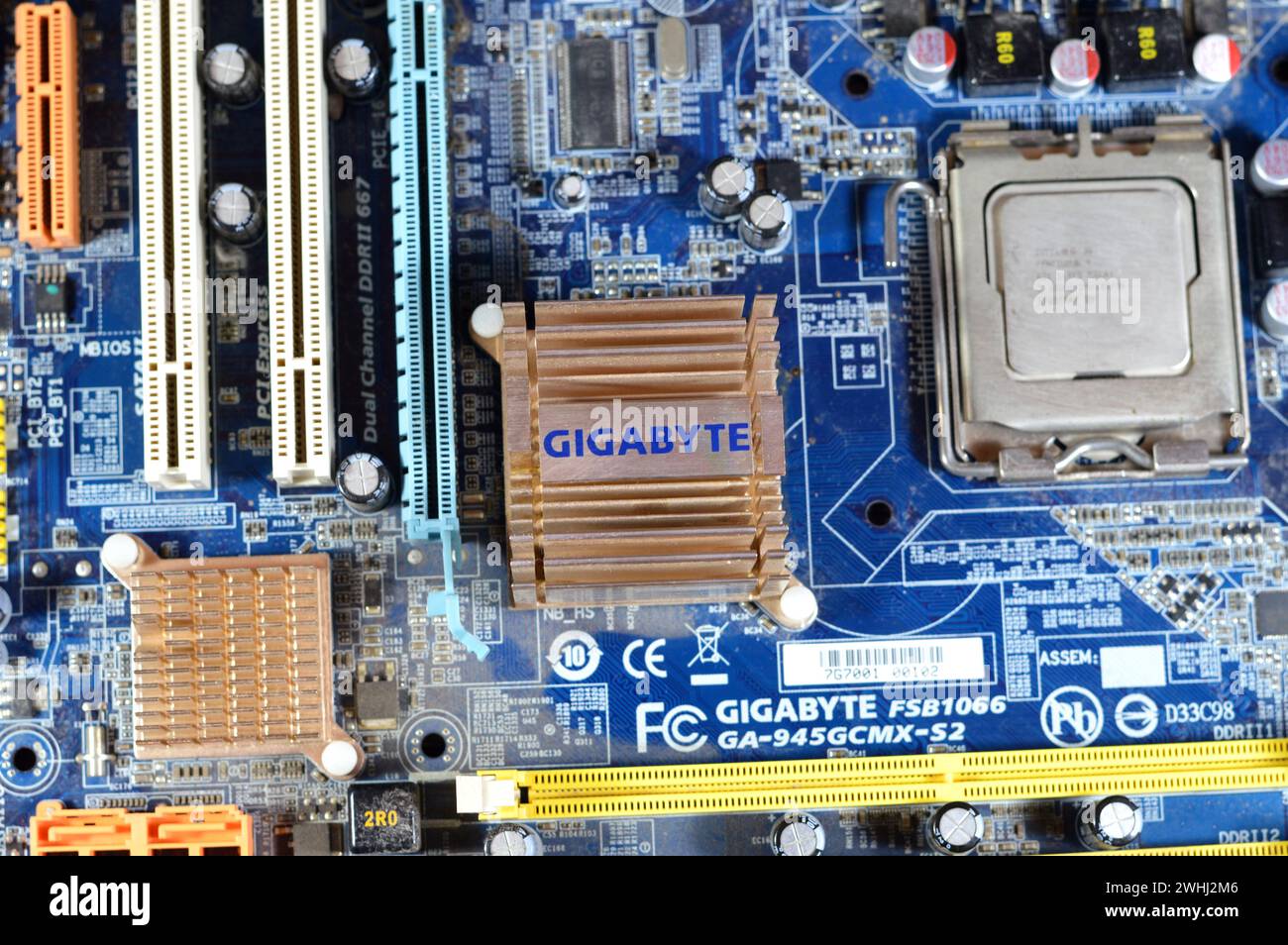 Old intel cpu hi-res stock photography and images - Alamy