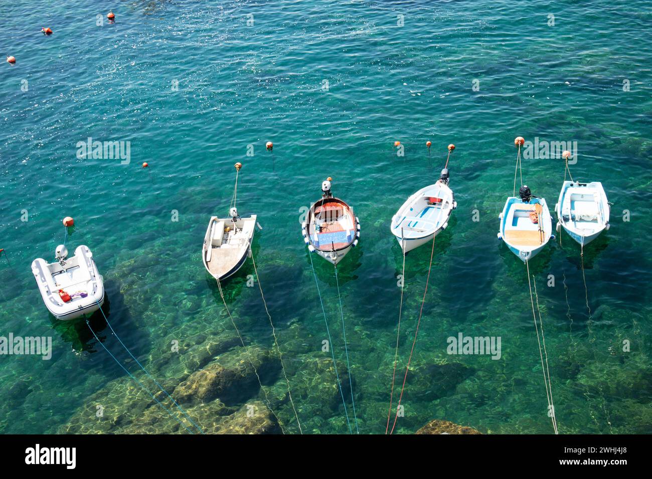 Small boats dock hi-res stock photography and images - Alamy