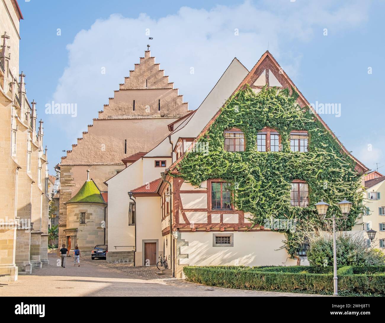Minster and town hall hi-res stock photography and images - Alamy