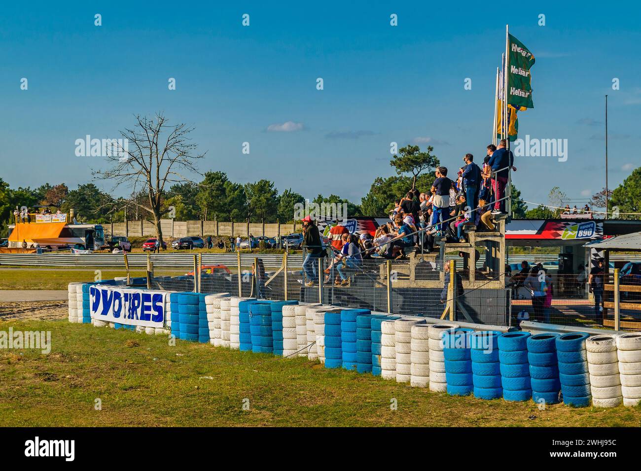 Motorsport crowd hi-res stock photography and images - Alamy