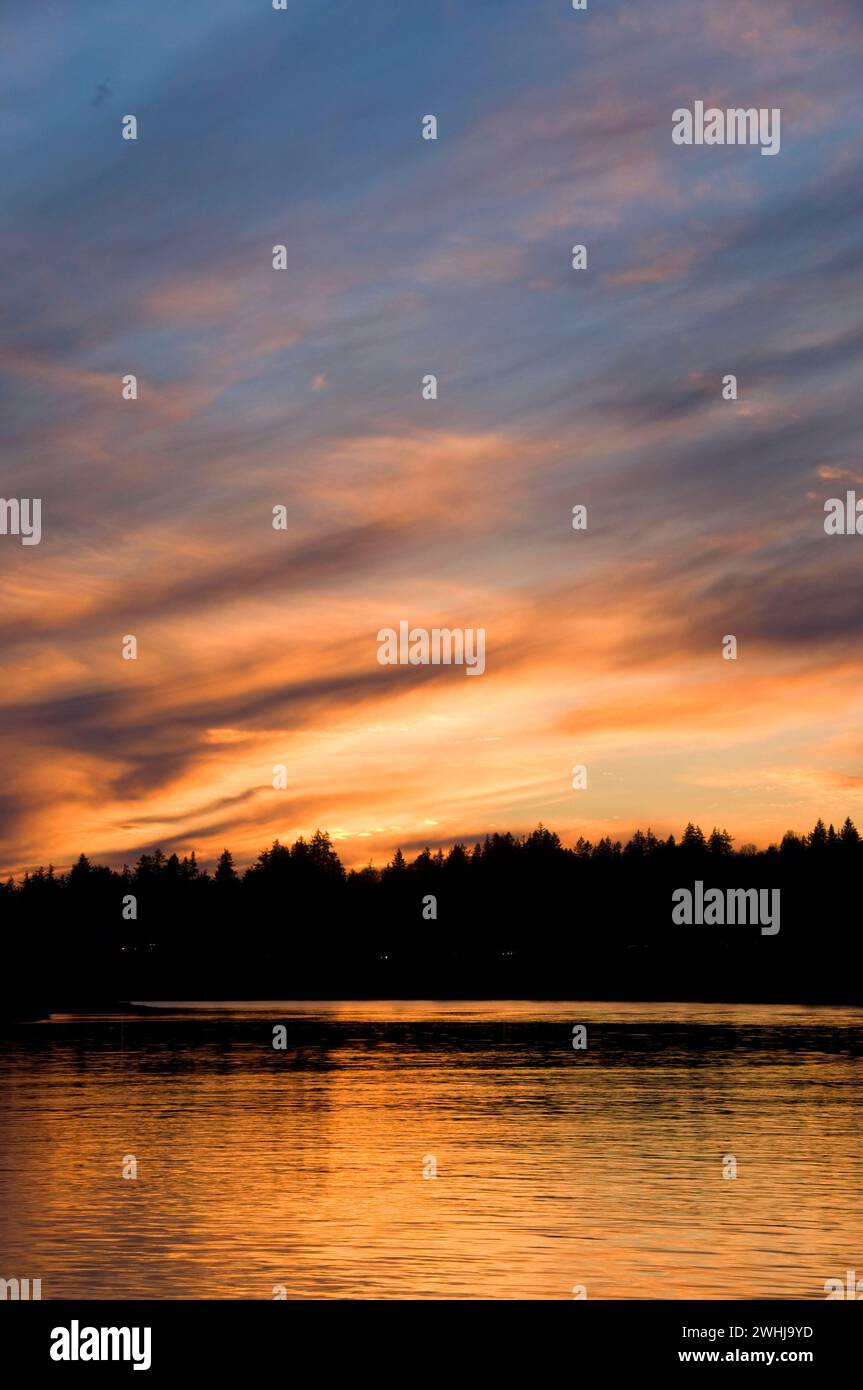 Willamette River sunset, Riverfront Park, Salem, Oregon Stock Photo - Alamy