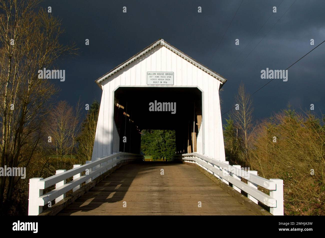 Gallon House Covered Bridge, Marion County, Oregon Stock Photo - Alamy