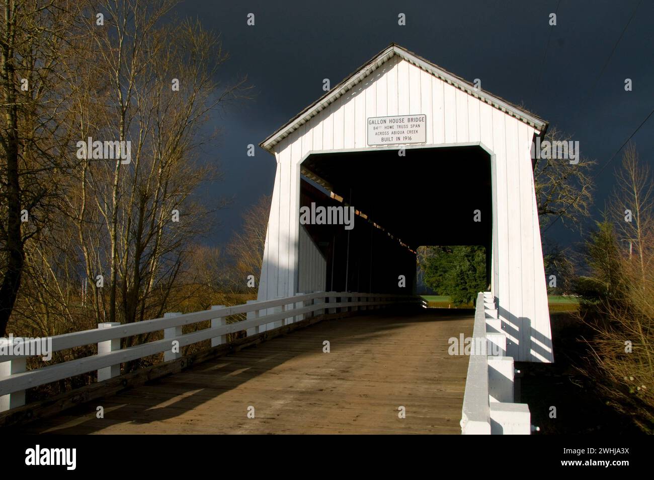Marion bridge hi-res stock photography and images - Alamy