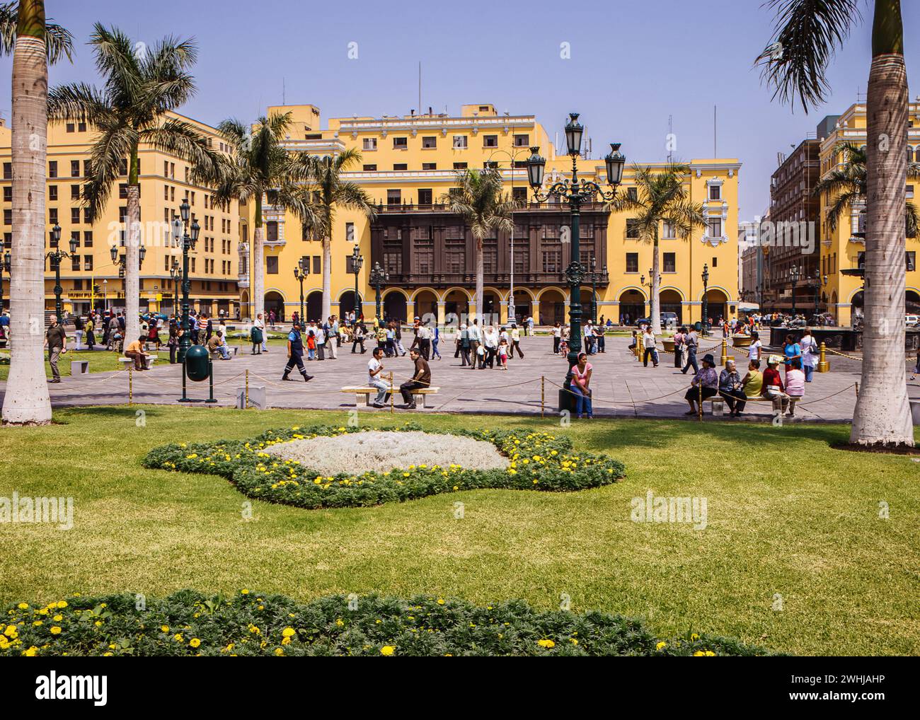 Lima urban design hi-res stock photography and images - Alamy