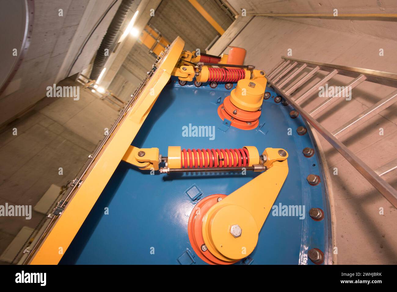 Turbine a rotary mechanical device Stock Photo - Alamy