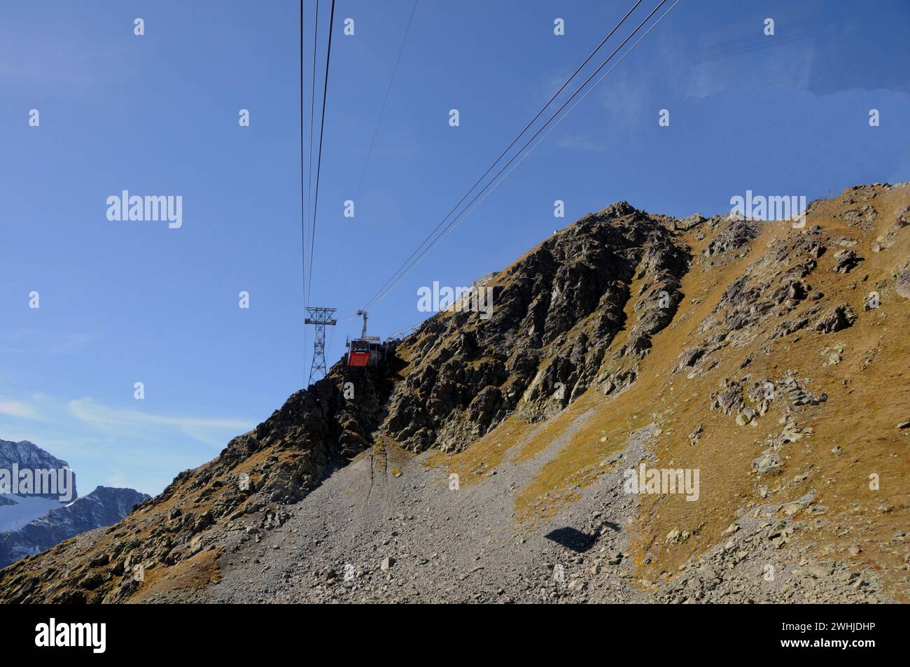 Swiss Alps: Cable car to Piz Nair in the Upper Engadin | Die Seilbahn ...