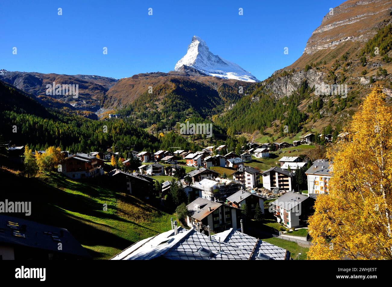 Breathtaking panoramic view of the Matterhorn from Zermatt | Schweizer ...