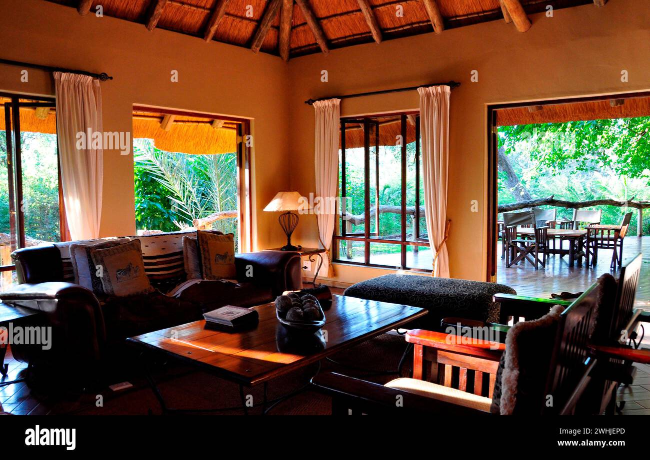 Wohnen im Busch: Living in the bush: Lobby Forest Lodge Maun ...